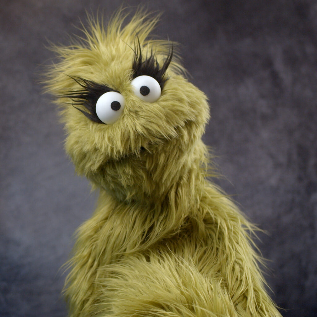 Professional Live Hands Monster Puppet (green) – Operation: Puppet