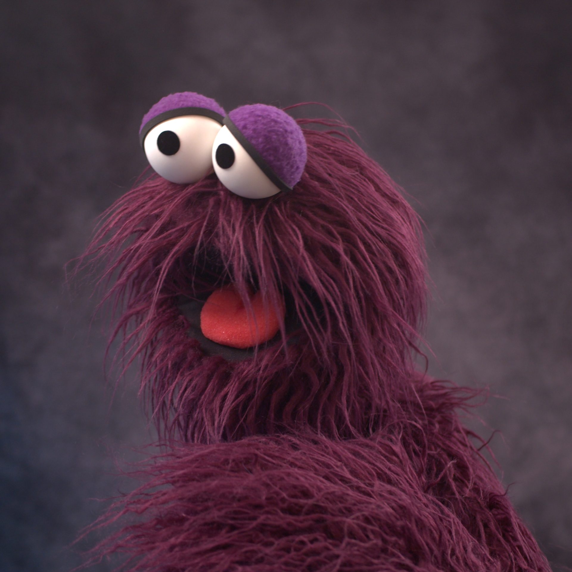 Professional Live Hands Monster Puppet (purple) – Operation: Puppet